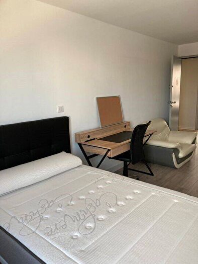 Appartement à louer - Le Bourg sous la Roche-Coteau, La Roche-sur-Yon - 1 pièce