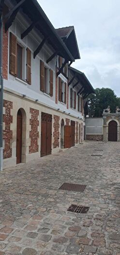 Appartement à louer - Nerville-la-Forêt - 2 pièces - 1 chambre