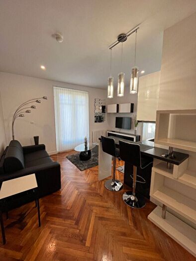 Appartement à louer - Centre Ville, Aix-en-Provence - 1 pièce