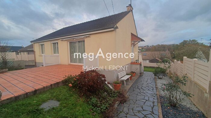 Maison à vendre - Le Genest-Saint-Isle - 5 pièces - 3 chambres