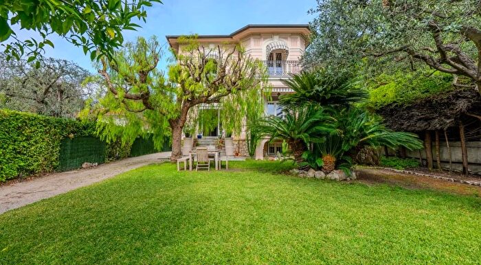 Maison à vendre - Nice, Cimiez - 5 pièces - 4 chambres