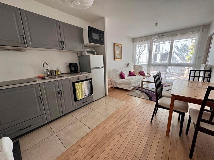 Appartement 2 pièces à louer à Viroflay, Haras