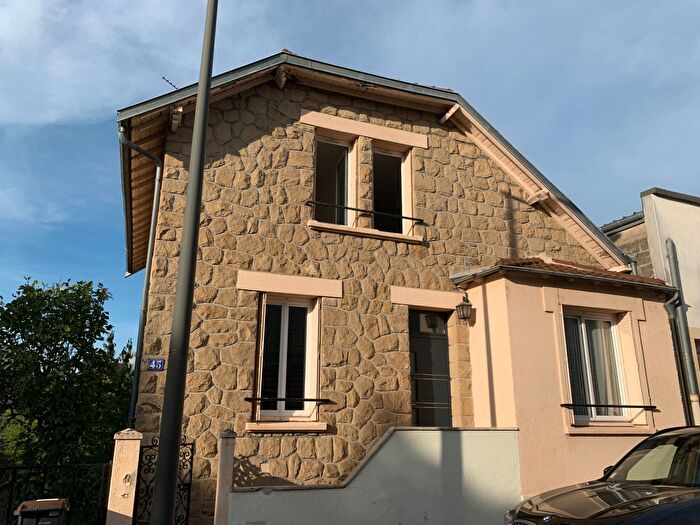 Maison à louer - Brive-la-Gaillarde - 5 pièces - 4 chambres