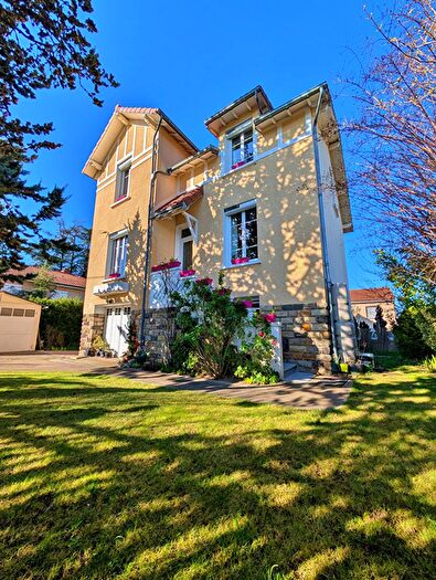 Maison à vendre - Vic-le-Comte - 7 pièces - 4 chambres