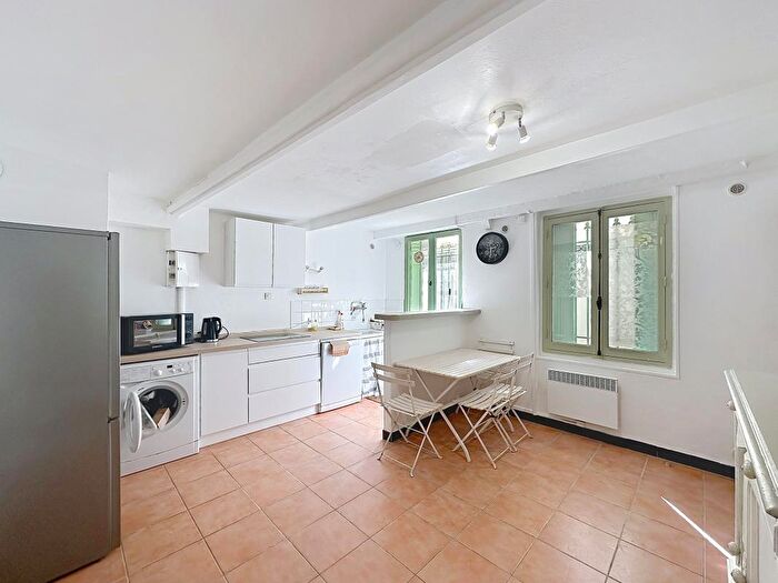 Appartement à louer - Avignon, Carmes, Carreterie, Université - 3 pièces - 2 chambres