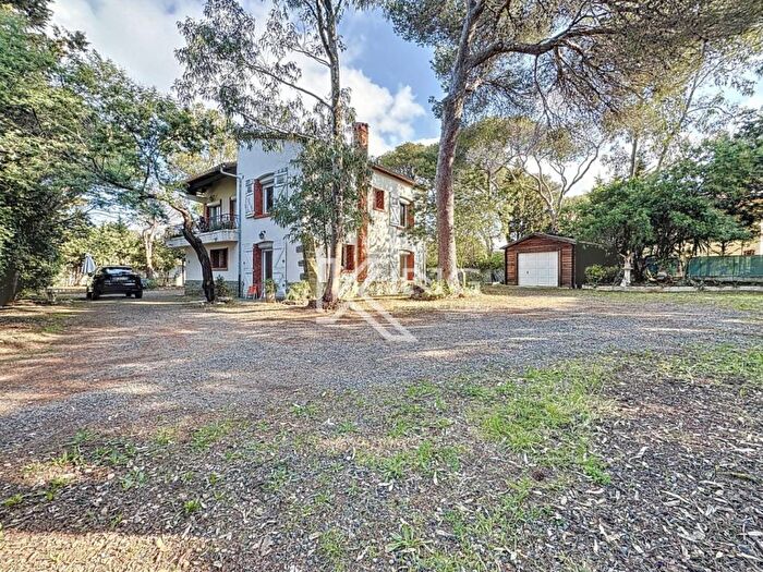 Maison à vendre - Saint-Raphaël, Santa-Lucia - 7 pièces - 4 chambres