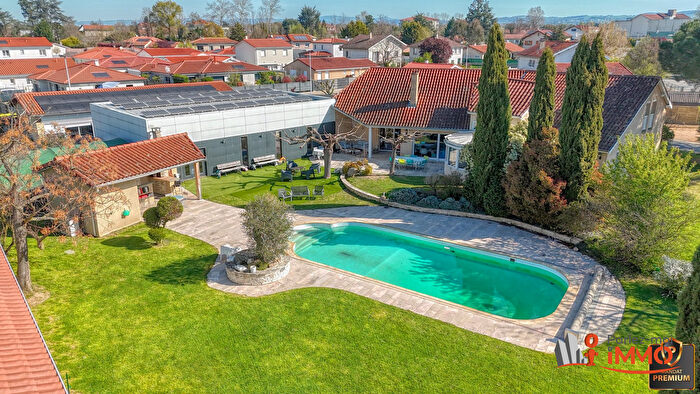 Maison à vendre - Montrond-les-Bains - 11 pièces - 5 chambres