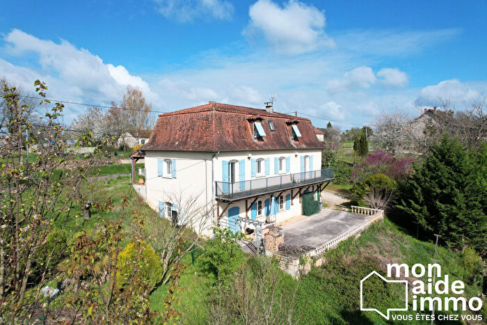 Maison à vendre - Thiviers - 10 pièces - 6 chambres
