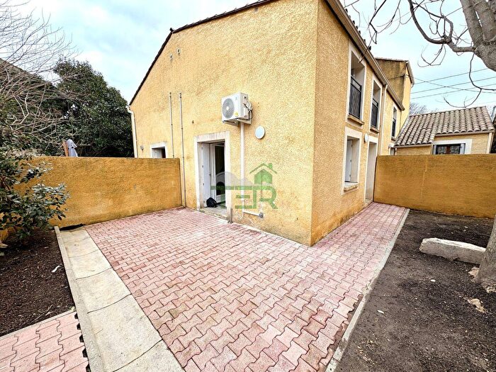 Casernes, Nîmes - Maison 3 pièces à louer