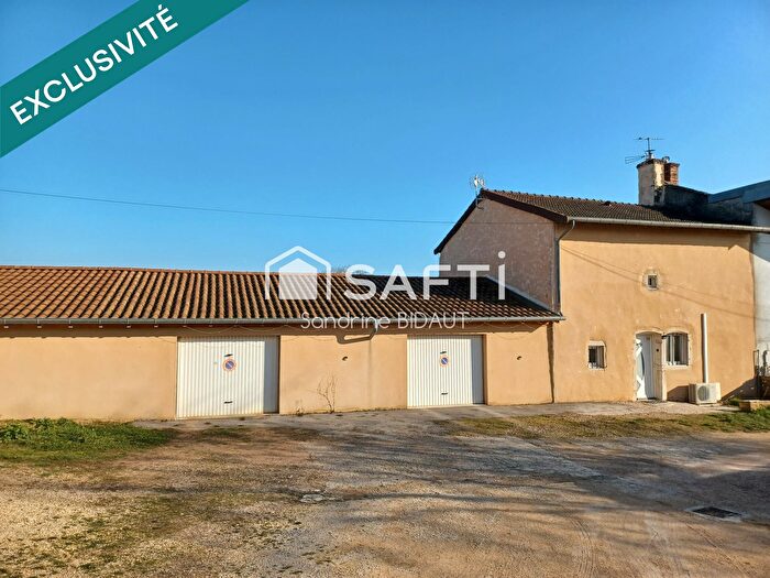 Maison à vendre - Uchizy - 4 pièces - 3 chambres