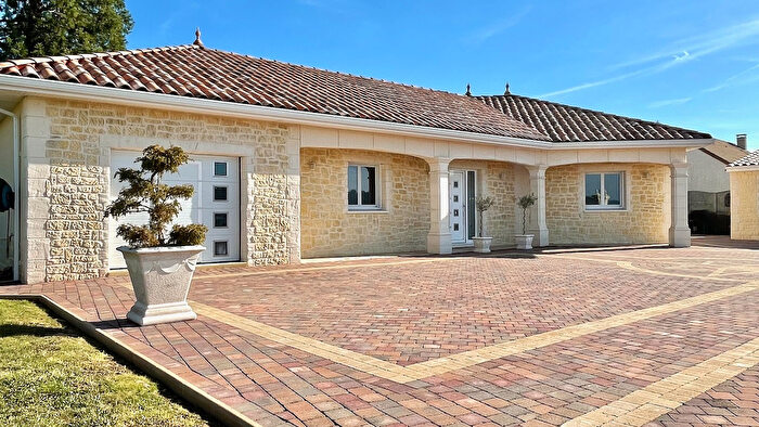 Maison à vendre - Saint-Denis-du-Béhélan - 5 pièces - 3 chambres