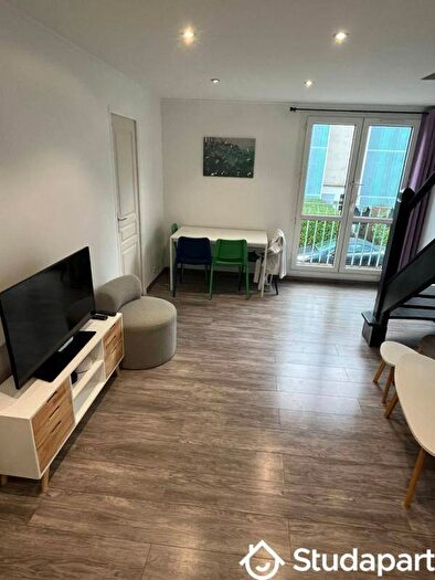Appartement à louer - Ville Nouvelle-Centre Est, Noisiel - 1 pièce - 1 chambre