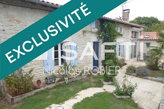 Maison à vendre - Saint-Christophe-sur-Roc - 4 pièces - 2 chambres