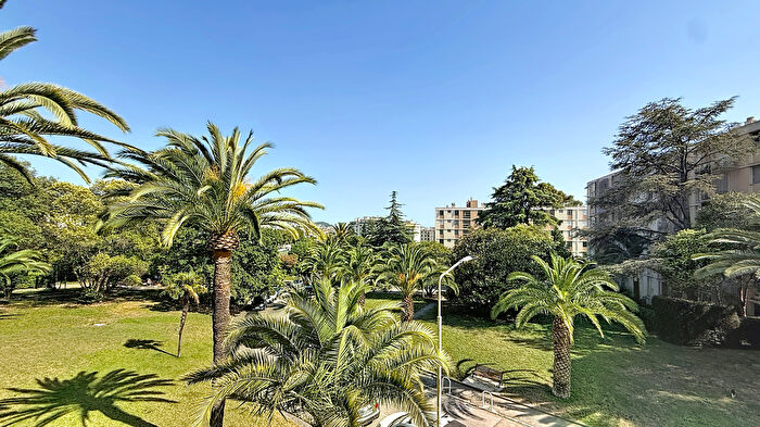 Appartement 3 pièces à louer à Nice, Le Ray