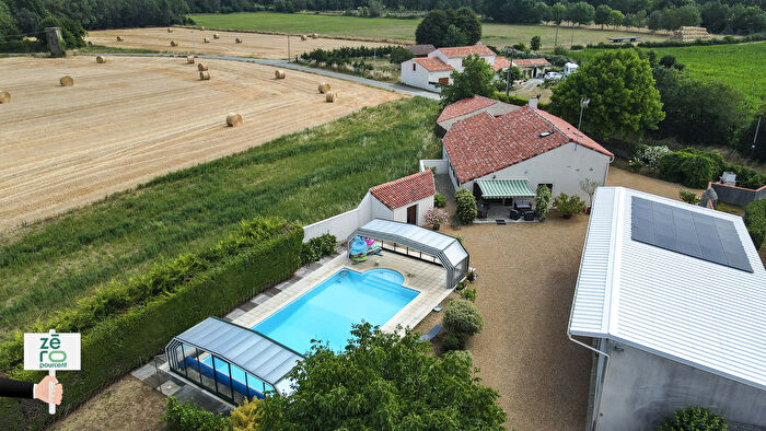 Maison 8 pièces à vendre à Nalliers