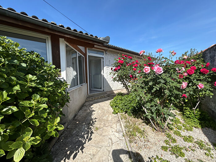 Maison à louer - Le Passage - 4 pièces - 3 chambres