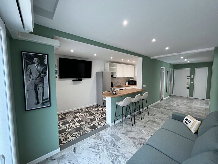 Saint Roch, Nice : Appartement 4 pièces à louer
