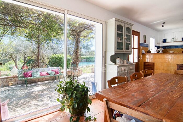 Maison à vendre - Cotignac - 8 pièces - 4 chambres