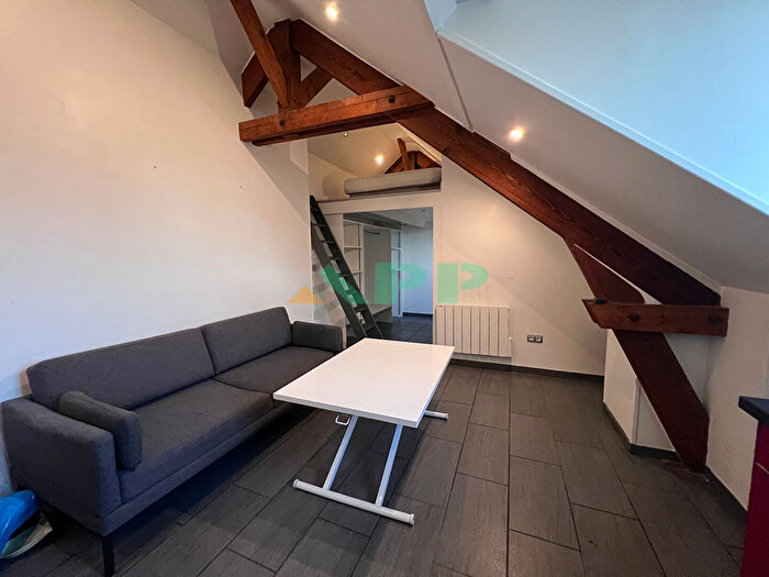 Appartement à louer - Mennecy, Centre-ville, Gare, Châtries, Château, Bel-Air - 1 pièce