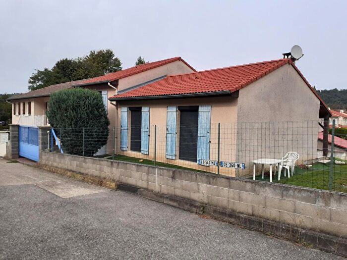 Maison à vendre - Le Chambon-Feugerolles - 4 pièces - 2 chambres