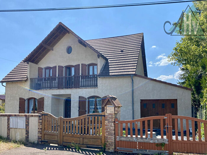 Maison à louer - Villeneuve-sur-Yonne - 6 pièces - 5 chambres