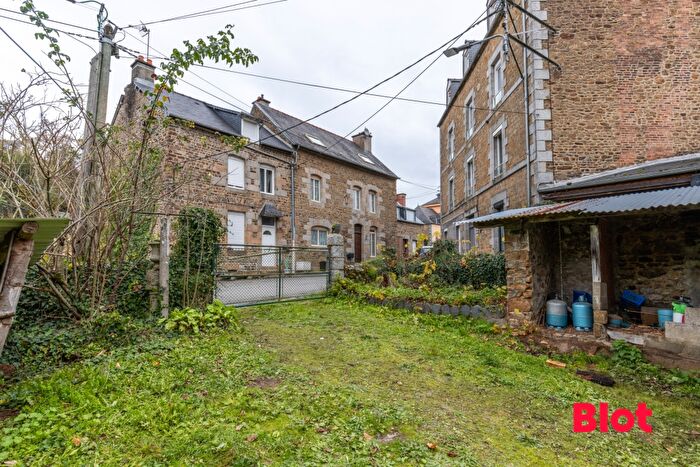 Maison à vendre - Fougères, Forairie, Cotterêts - 5 pièces - 4 chambres