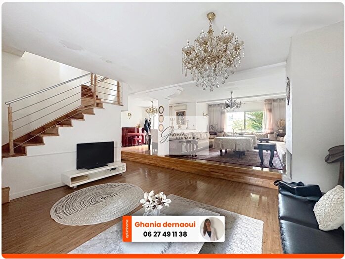 Maison 6 pièces à Noisy-le-Sec, Cité des Fleurs, à vendre