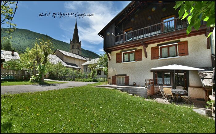 Château-Ville-Vieille - Maison 5 pièces à vendre