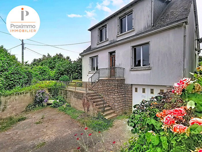 Maison 6 pièces à vendre à La Chapelle-Gaceline
