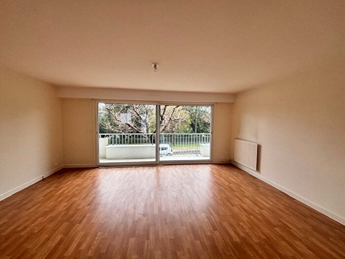 Appartement à louer - Quartiers Nord-Est, Jeanne dArc - 4 pièces - 2 chambres