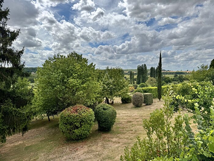 Maison 9 pièces à Mouthiers-sur-Boëme, à vendre