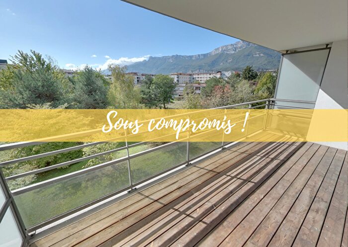 Appartement à vendre - Échirolles, Village, La Commanderie - 3 pièces - 2 chambres