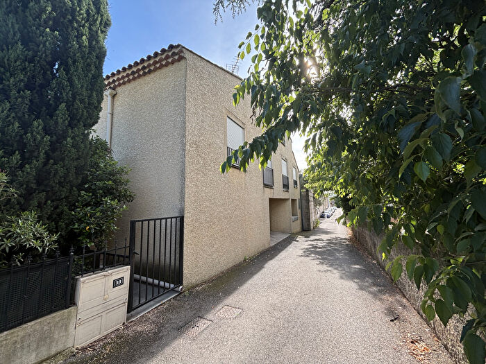 Morières-lès-Avignon : Appartement 2 pièces à vendre
