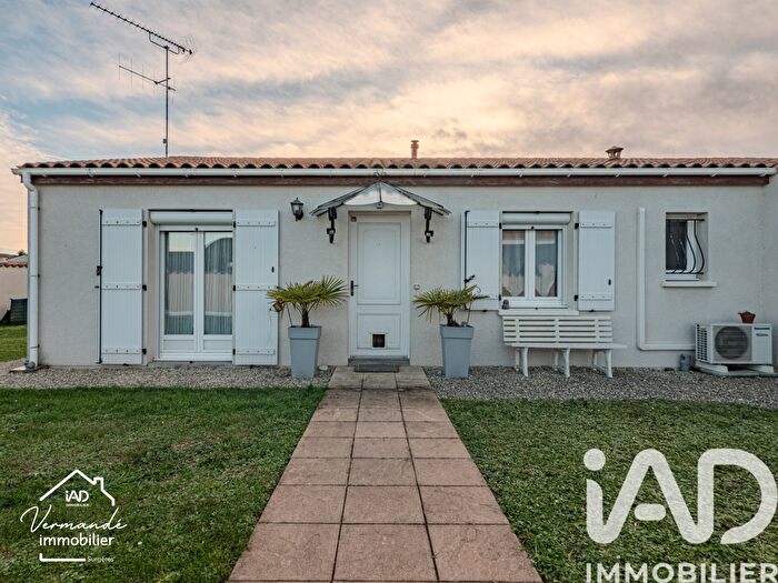 Maison à vendre - Surgères - 7 pièces - 5 chambres