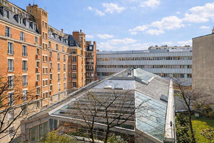 Appartement à vendre - Paris e , Cambronne, Garibaldi - 4 pièces - 2 chambres