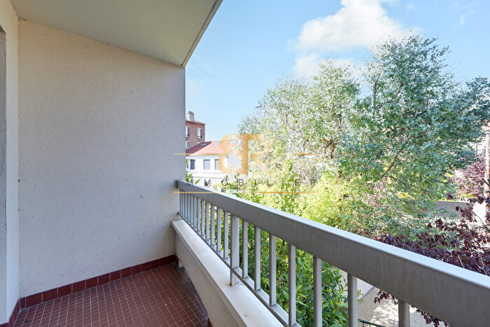 Courbevoie, Marceau République : Appartement 3 pièces à vendre