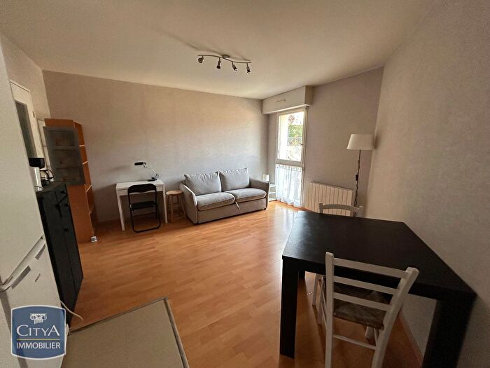 Appartement à louer - Laval, Hilard - 1 pièce