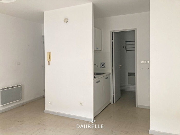 Appartement 1 pièce à louer - Châteaurenard, Centre-ville