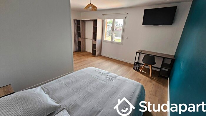 Appartement à louer - Bois dAmour-Porte de Paris-Courlancy, Reims - 1 pièce - 2 chambres