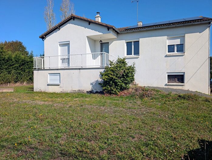 Maison à vendre - Nueil-les-Aubiers - 5 pièces - 3 chambres