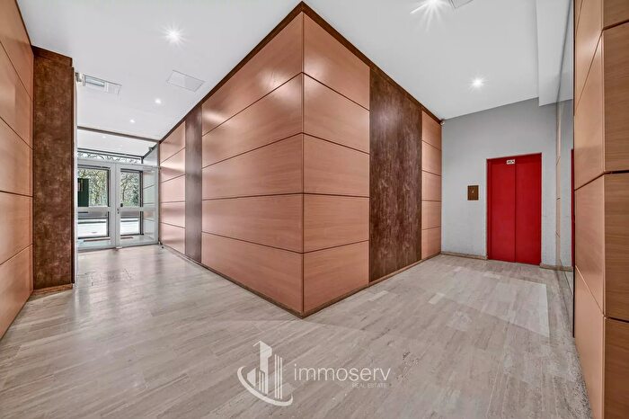 Appartement à vendre - Thionville, Centre-ville, Gare - 4 pièces - 2 chambres