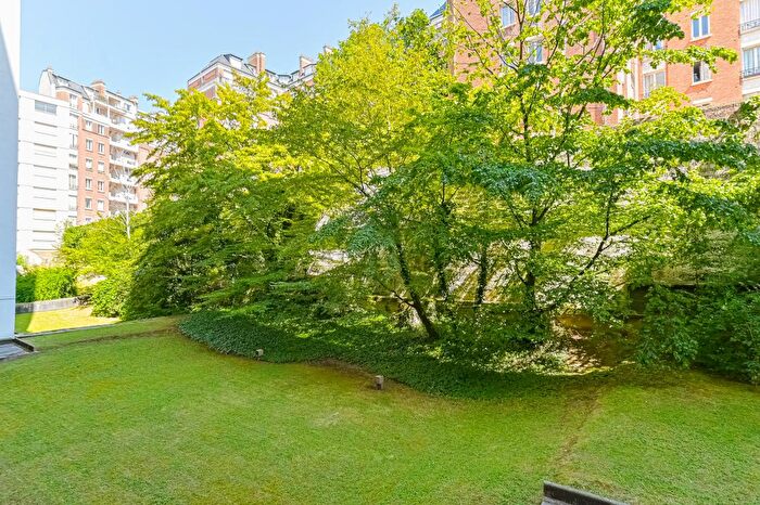 Paris 12ème, Bel-Air, Nord : Appartement 2 pièces à vendre
