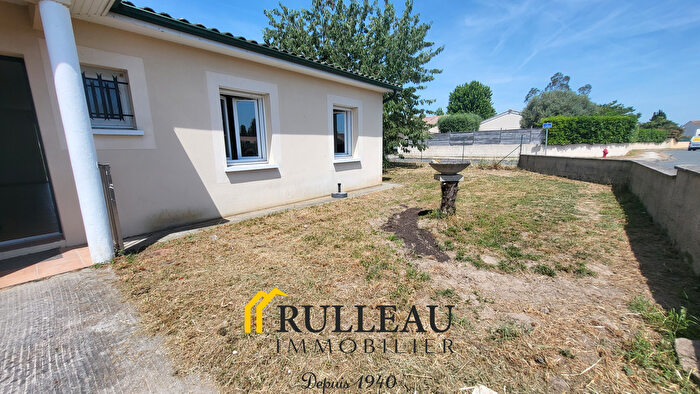 Maison 5 pièces à Aubie-et-Espessas, à louer