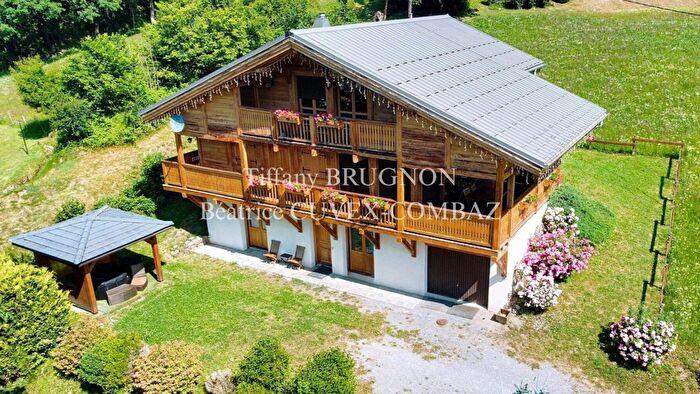 Maison à vendre - Villard-sur-Doron - 11 pièces - 5 chambres