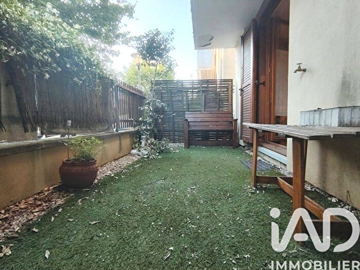Bourgogne, Les Ulis : Appartement 1 pièce à louer