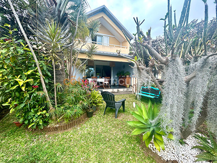 Maison à vendre - Saint-Pierre, La ligne des Bambous, La Concession - 4 pièces - 3 chambres