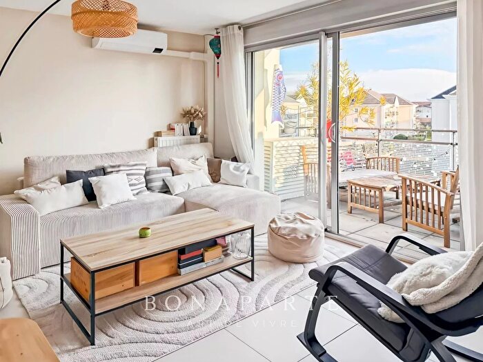 Appartement à vendre - Ferney-Voltaire - 3 pièces - 2 chambres