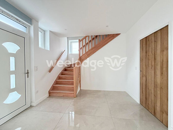Maison 5 pièces à vendre à Neuf-Mesnil