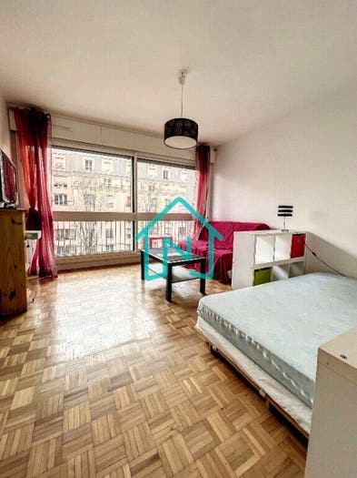 Grandes Carrières-Clichy, Paris 18ème arrondissement : Appartement 1 pièce à louer