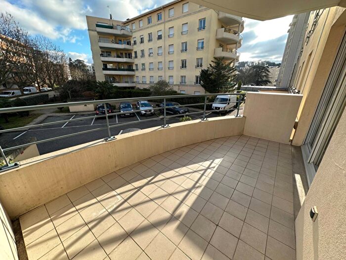 Appartement à louer - Centre Ville, Tassin la Demi Lune - 3 pièces - 2 chambres